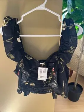 H&M | Tops | New Hm Black Floral Ruffled Crop Top | Poshmark